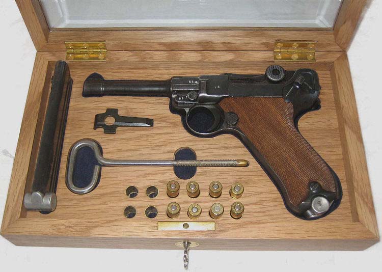 CMR Classic Firearms :: Luger Pistol Parabellum Display Case Ref.#O1E