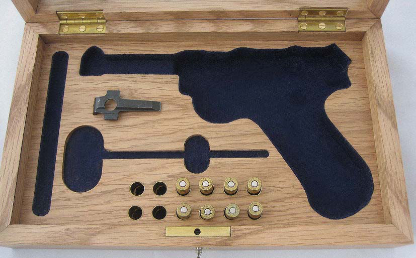 CMR Classic Firearms :: Luger Pistol Parabellum Display Case Ref.#O1E